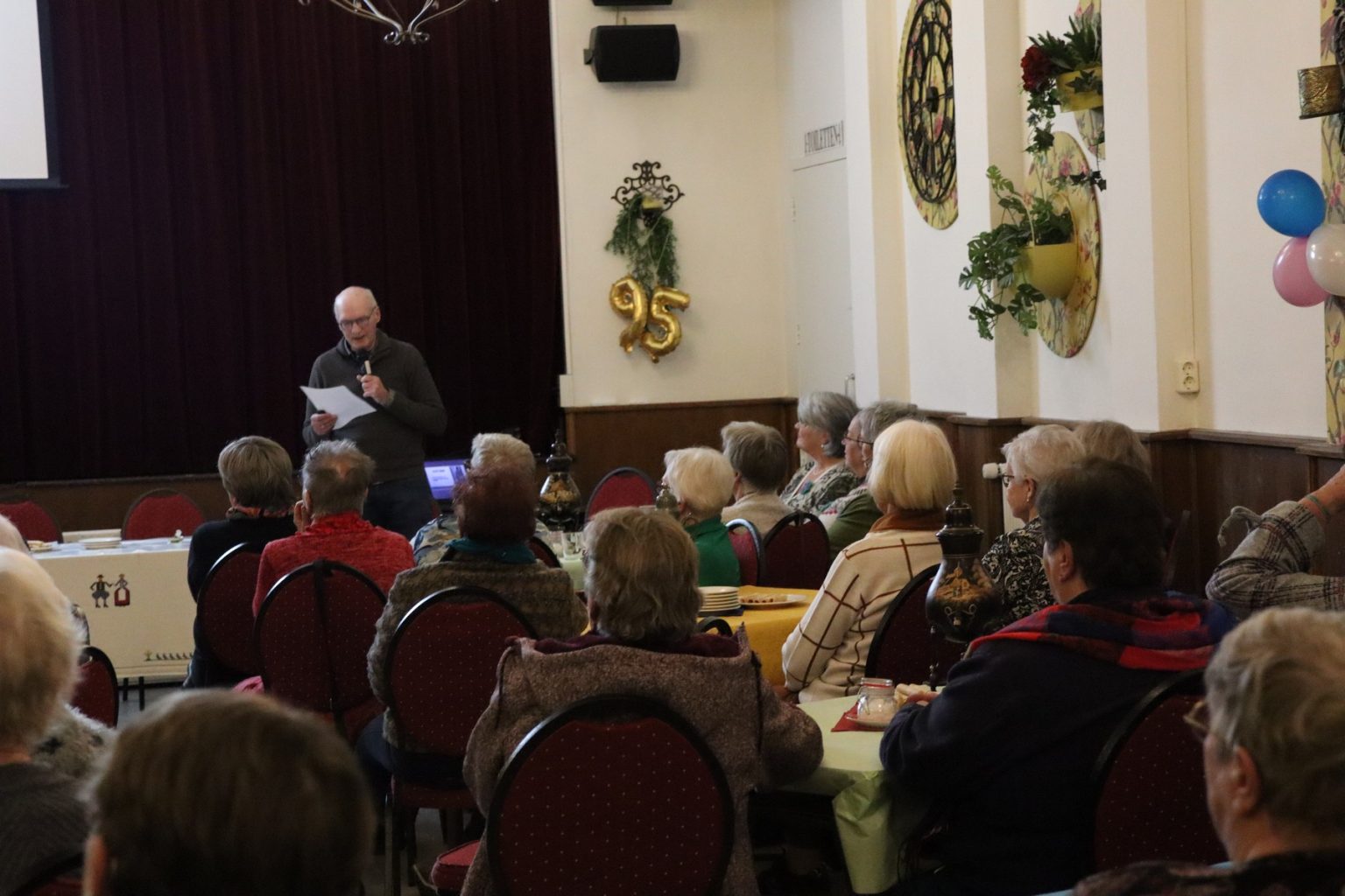 Vries.nu » 95 jaar “Vrouwen van nu afdeling Vries”